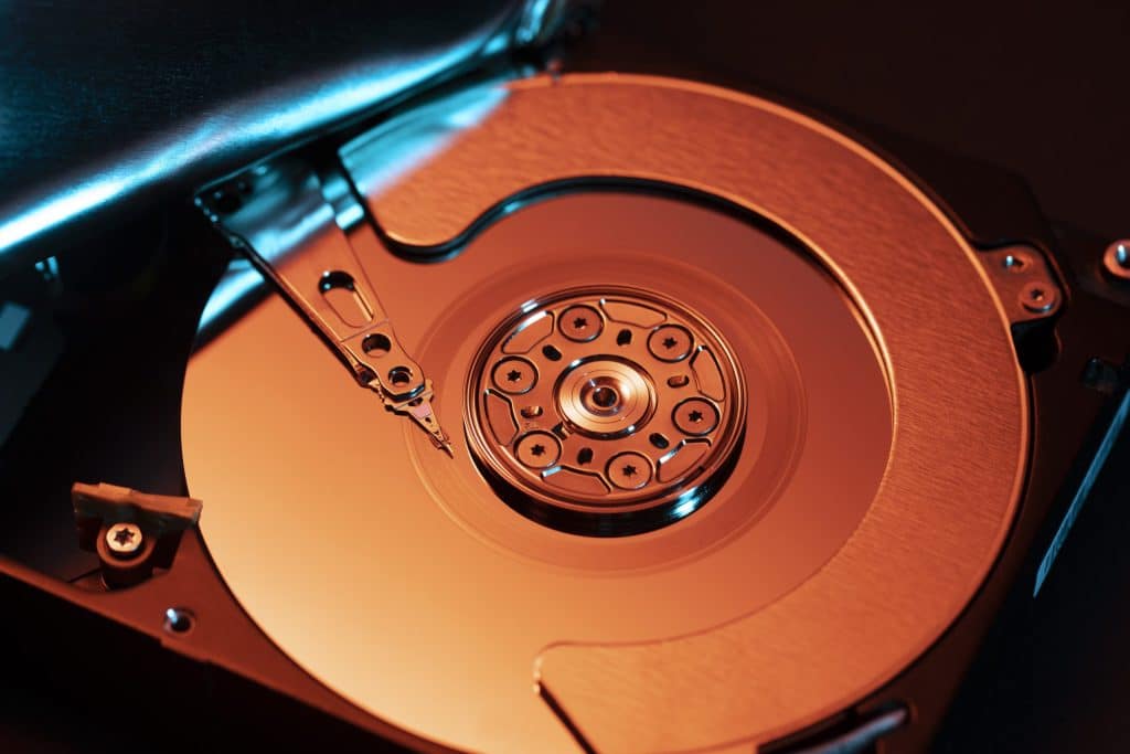 Qual é a vida útil de discos rígidos e servidores | Infonova Tecnologia